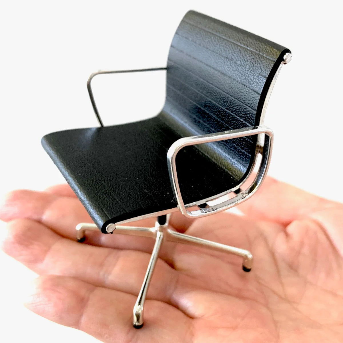 1:12 Eames Herman Miller Miniature Office Chair – A WeeBitTeeny Modern ...